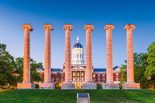 Hiking, Dining & Mizzou Sports - Wingate by Wyndham Columbia